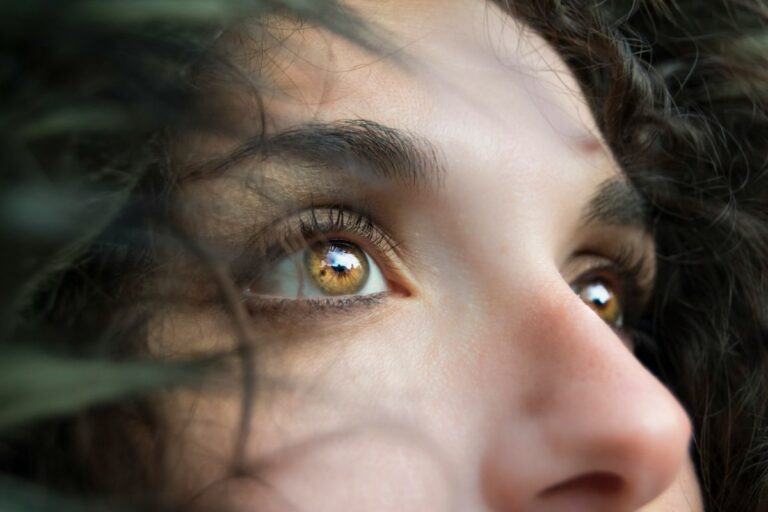 Both Eyes Twitching Together Meaning: Astrological Sign or Stress ...